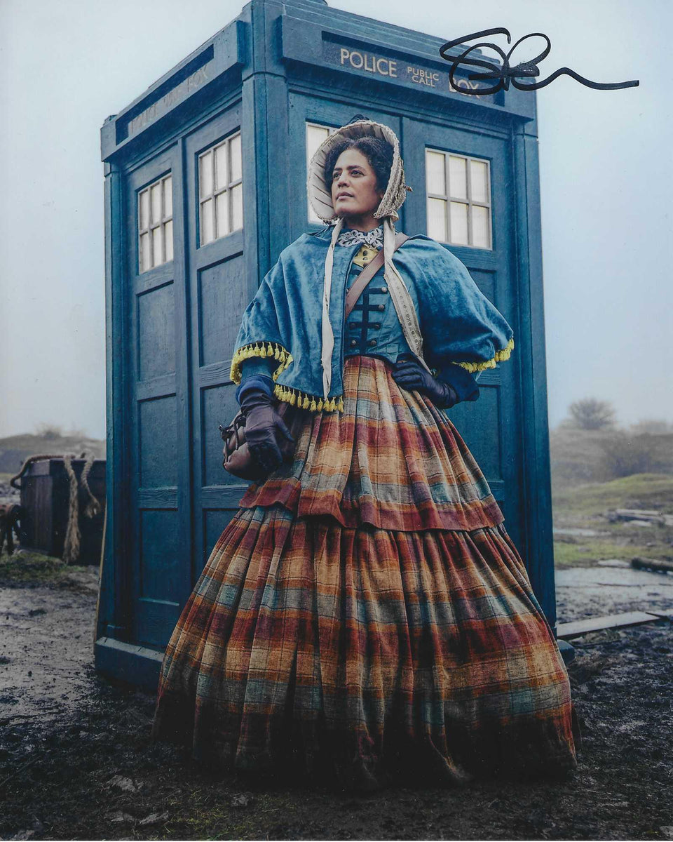 Sara Powell 10 X 8 Signed In Black Doctor Who – Showmasters Comic Con ...
