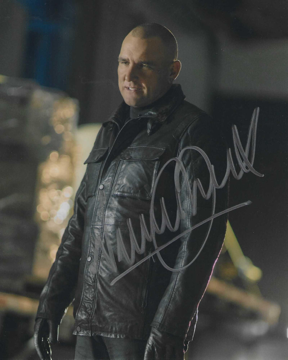 Vinnie Jones 10x8 Signed In Silver – Showmasters Comic Con Official ...
