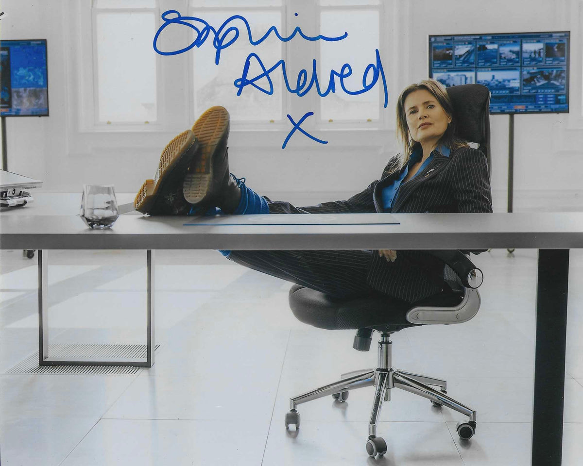 Sophie Aldred 10X8 signed in Blue Doctor Who – Showmasters Comic Con ...