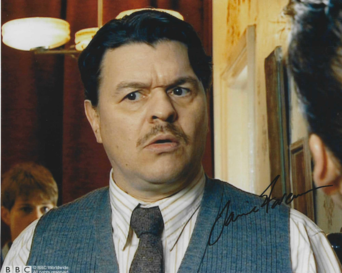 Jamie Foreman 10X8 signed in Black Doctor Who – Showmasters Comic Con ...