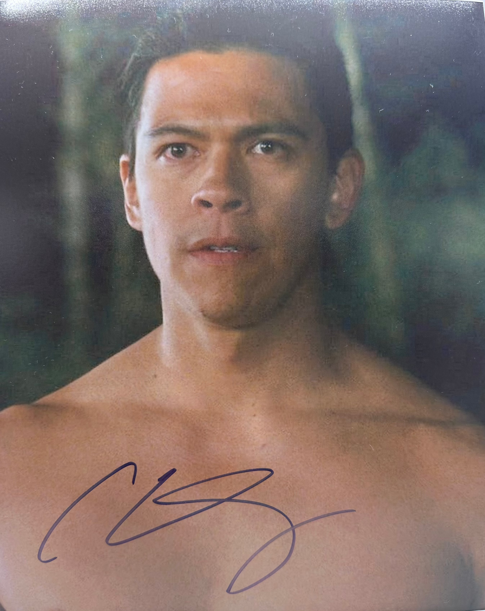 Chaske Spencer 10 X 8 signed in Silver Twilight – Showmasters Comic Con ...