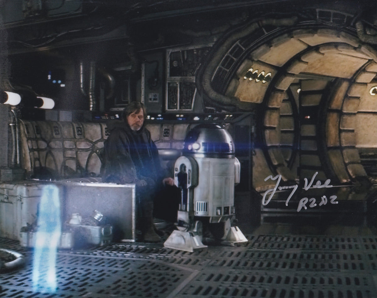 Jimmy Vee 10x8 signed in Silver Star wars – Showmasters Comic Con Official Autograph Shop