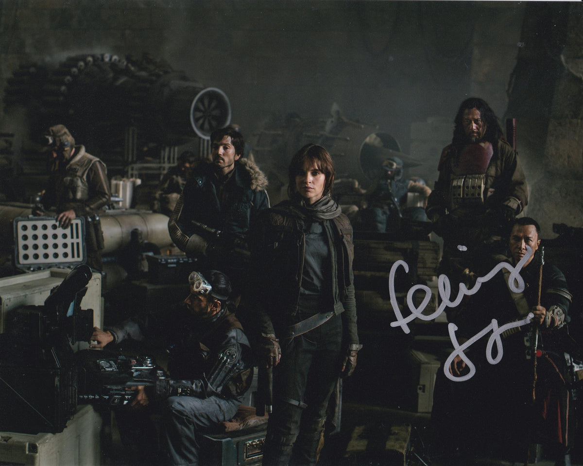 Felicity Jones 10x8 signed in Silver Star Wars Rogue One – Showmasters ...