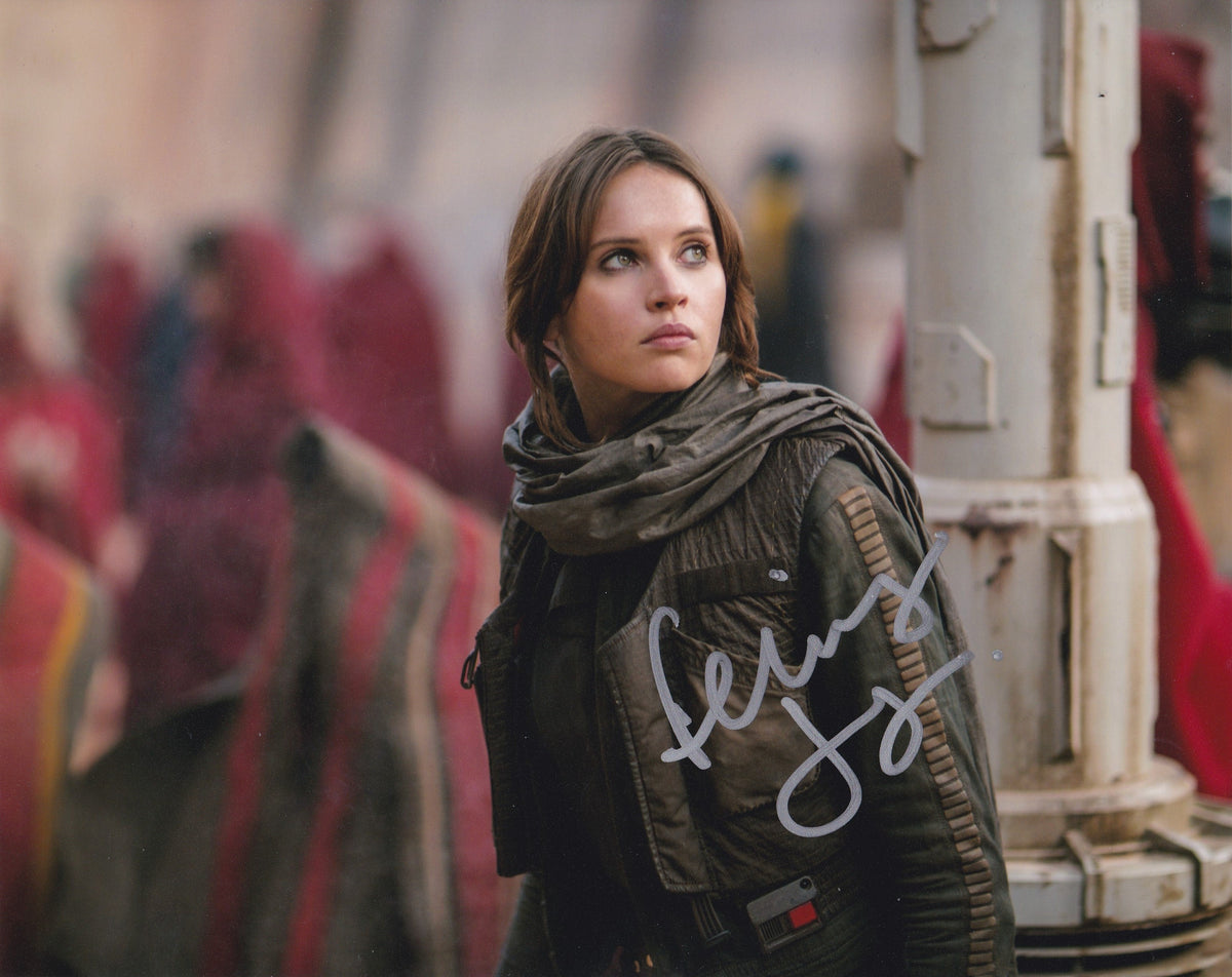 Felicity Jones 10x8 signed in Silver Star Wars Rogue One – Showmasters ...
