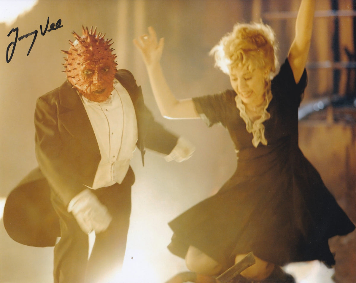 Jimmy Vee 10x8 signed in Black Doctor who – Showmasters Comic Con ...